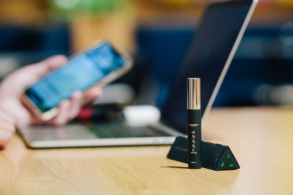 香りとITでワクワクする世界を創造している株式会社CODE Meee。代表の太田賢司社長に起業の原点から、今後の展望に関し熱く語っていただいた。 | NERV